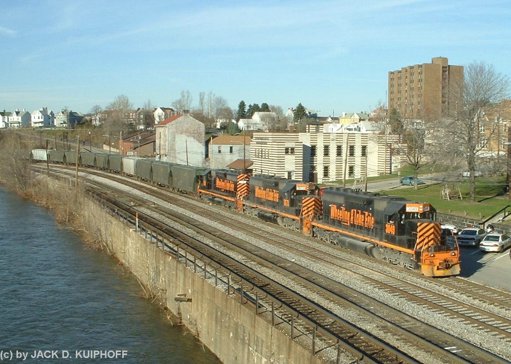 WLE 3049 Grain train on CSX,